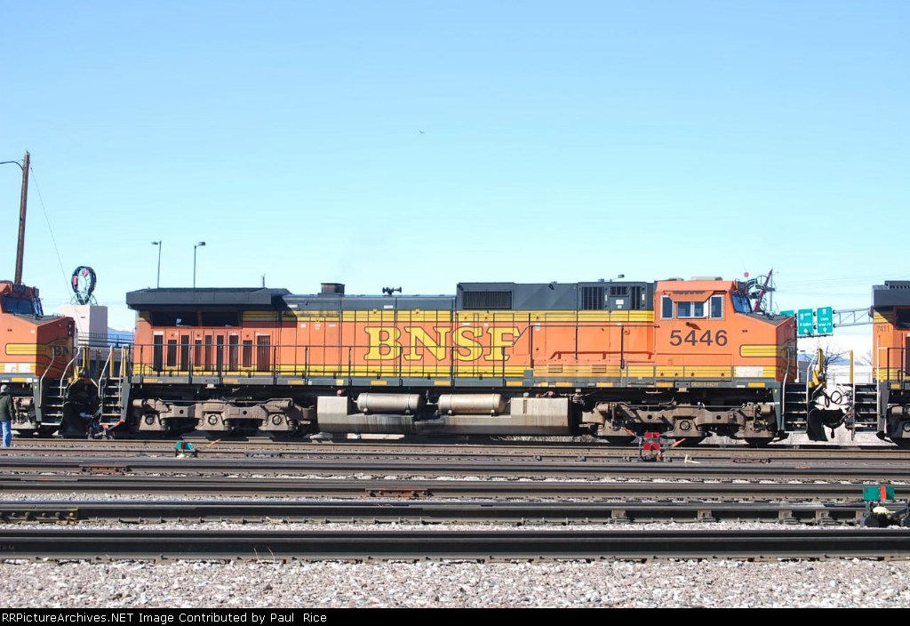 BNSF 5446